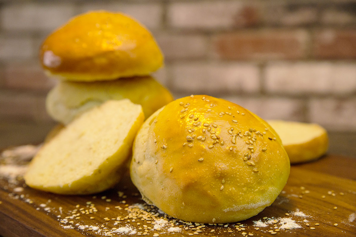 Pains à burger ou "buns" extra moelleux - HerveCuisine.com