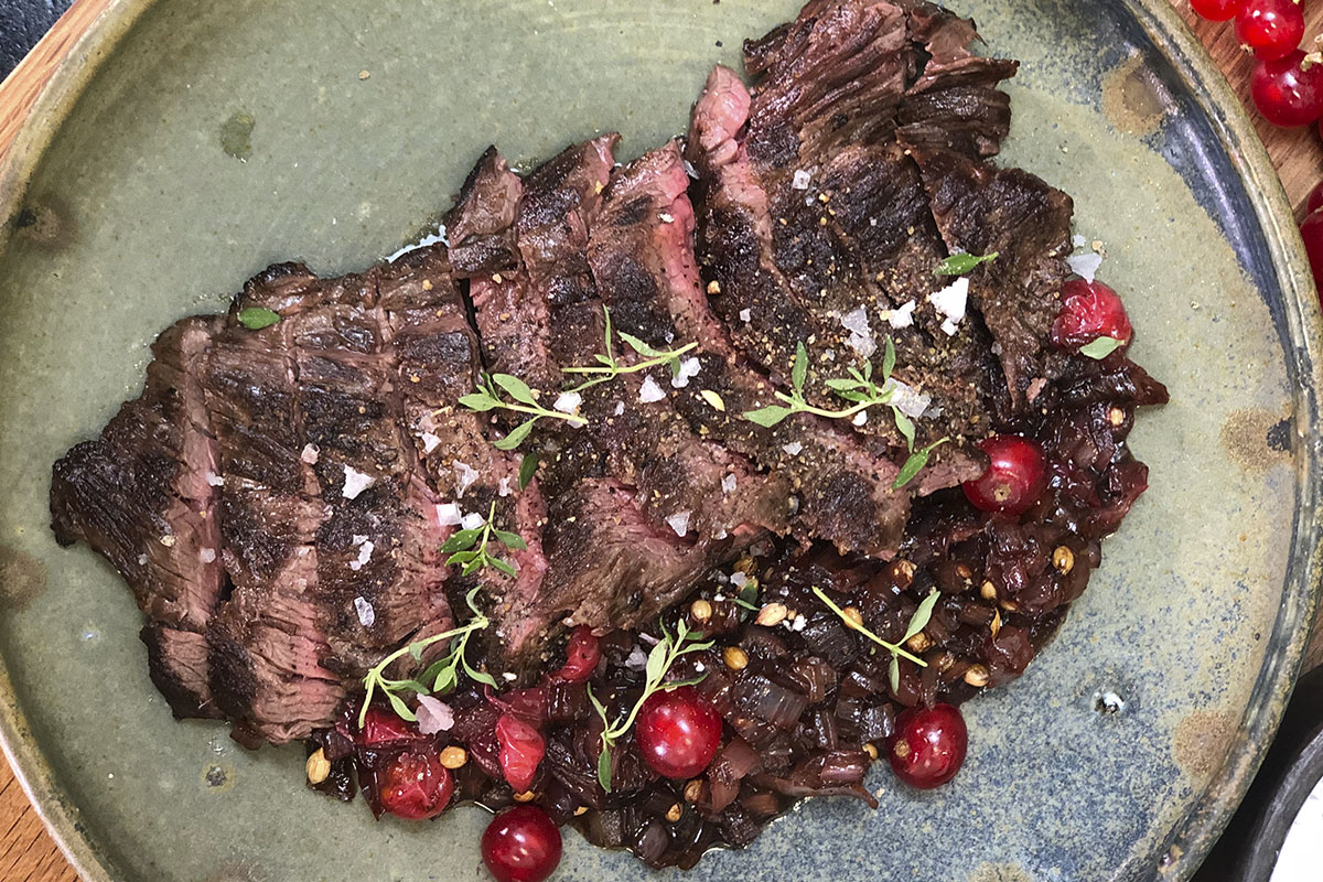 Recette Bavette à l'échalote et aux groseilles - HerveCuisine.com